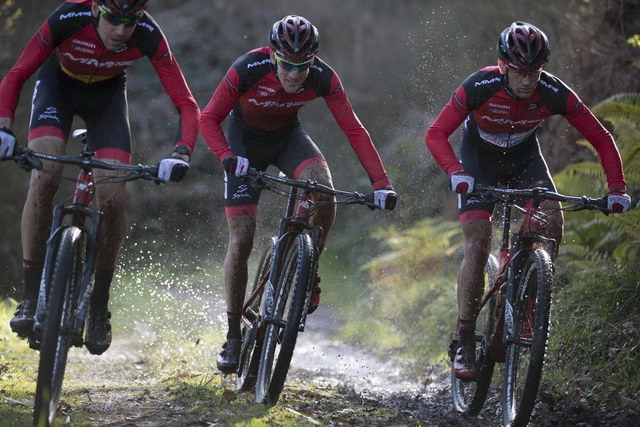 El MMR Factory Racing Team se presenta pensando en la Copa del Mundo ...