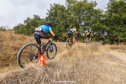 Peter Pruus y Estibaliz Sagardoy dominan en la Tierra Estella Epic 2022 | Bikezona.com